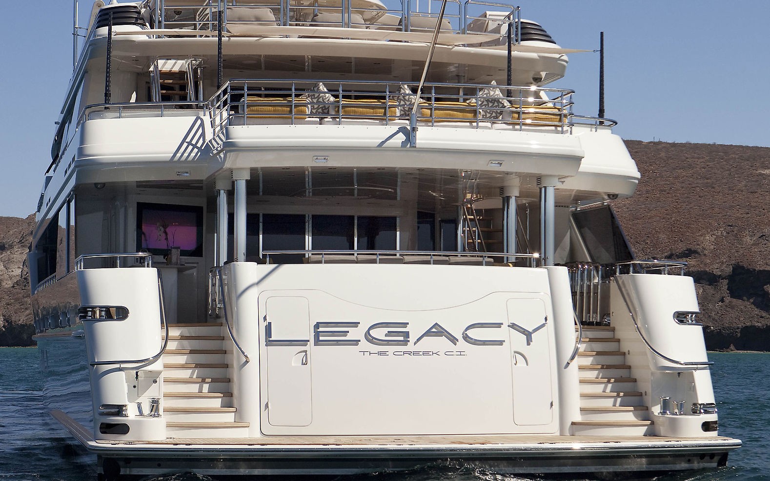 Yacht MAISON BLANCHE, Westport | CHARTERWORLD Luxury Superyacht Charters
